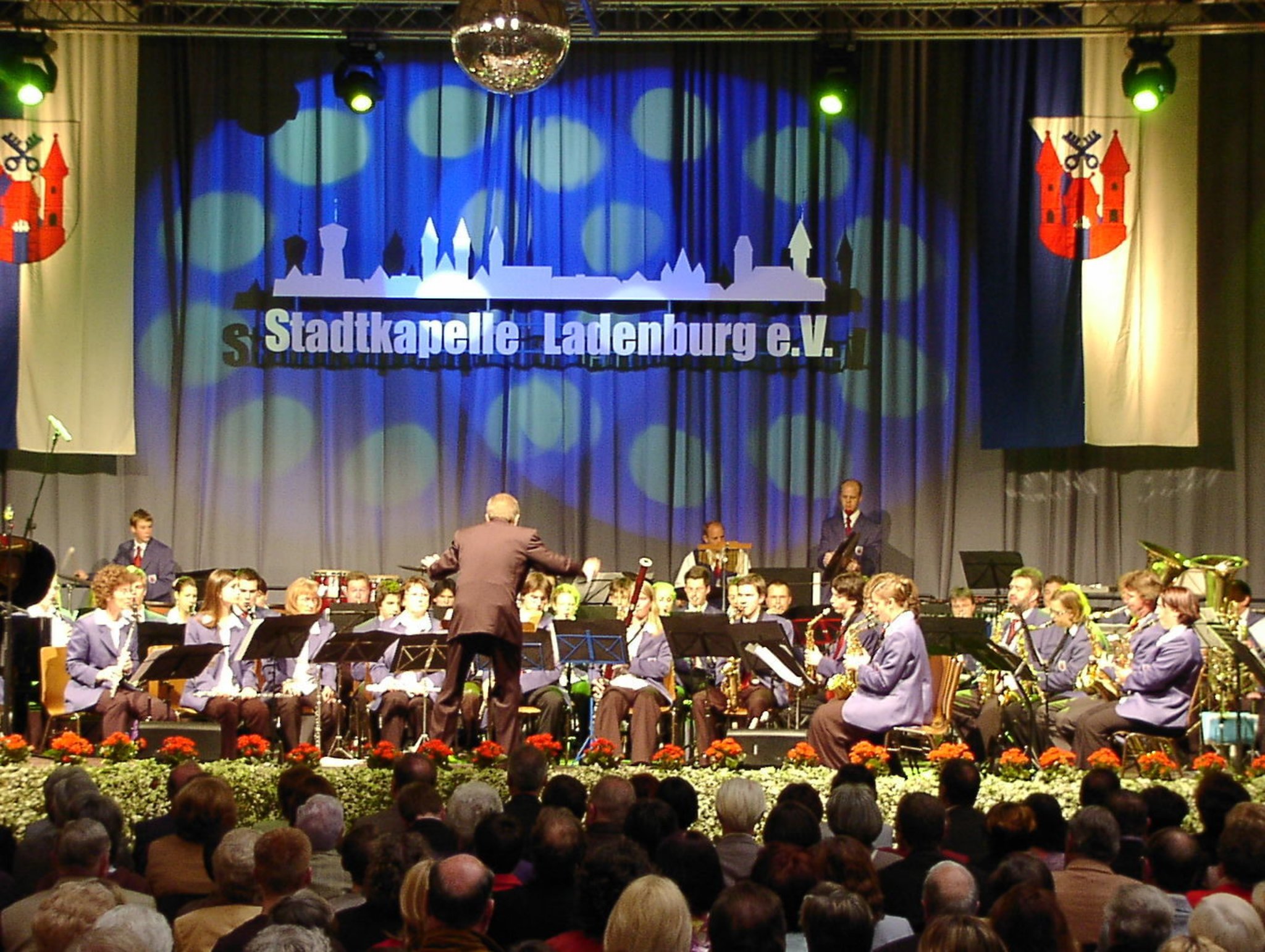 Von unserem Mitarbeiter Axel Sturm: Frühjahrskonzert der Stadtkapelle ...