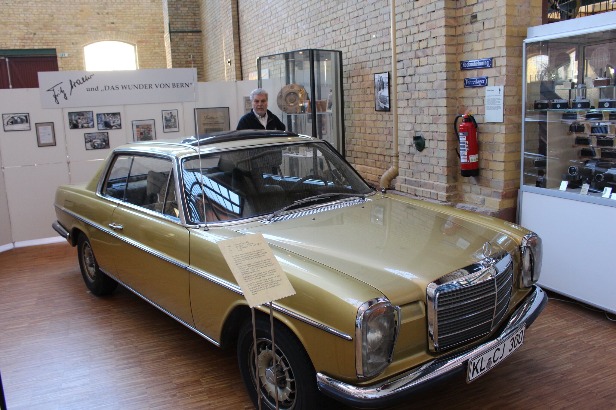 In der Fritz-Walter-Geburtstagsausstellung im Automuseum Dr. Carl Benz ...