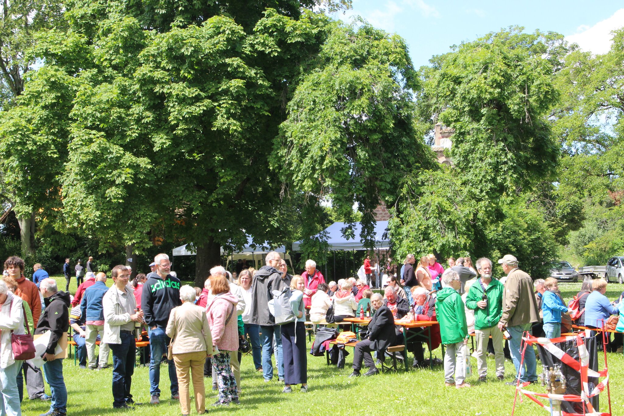 Von unserem Mitarbeiter Axel Sturm: Beim Gemeindefest blieben die ...